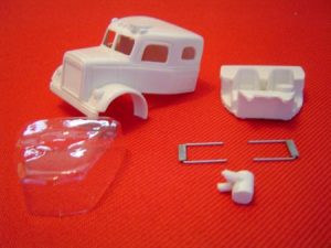 White 9000 Sleeper Cab | Truckin' Little