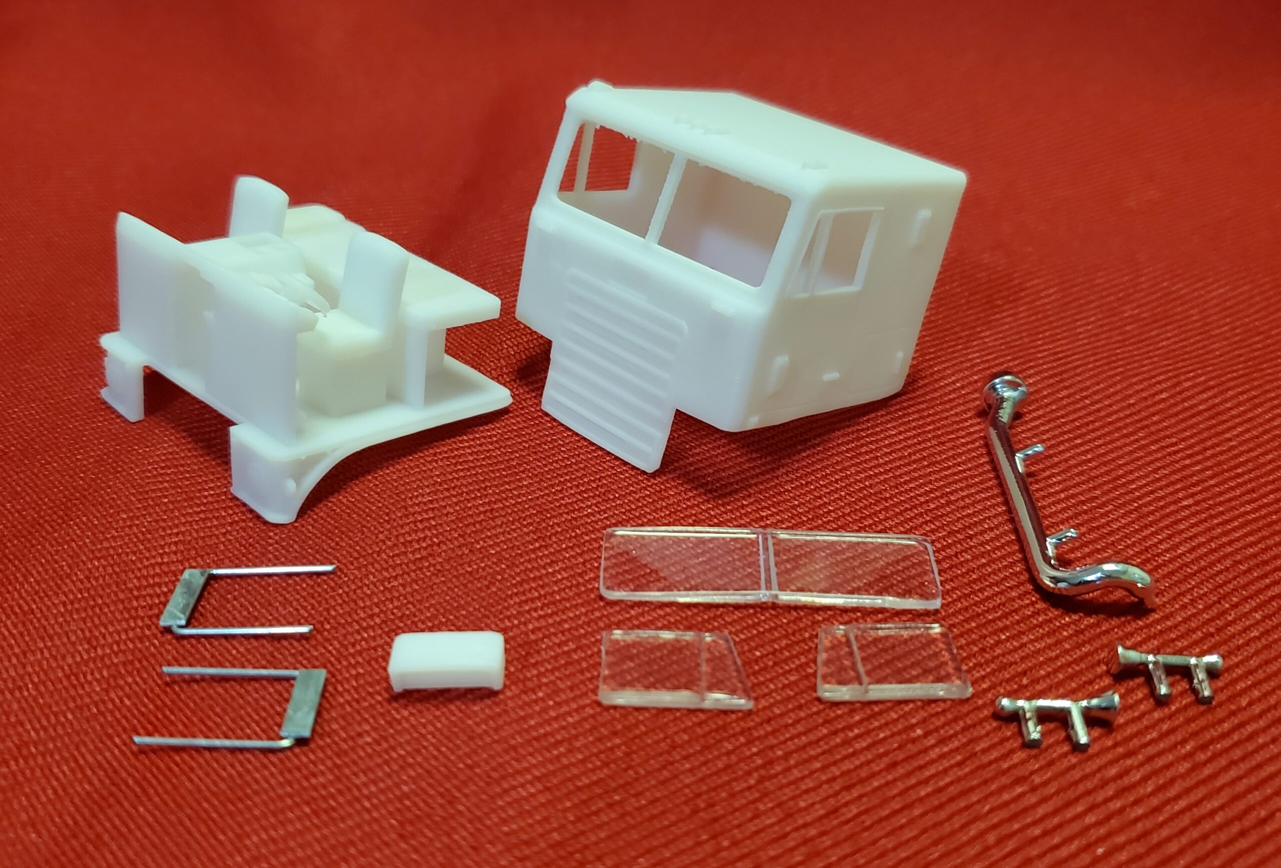 915 Ford W9000 Sleeper Cab Kit Early Version | Truckin' Little