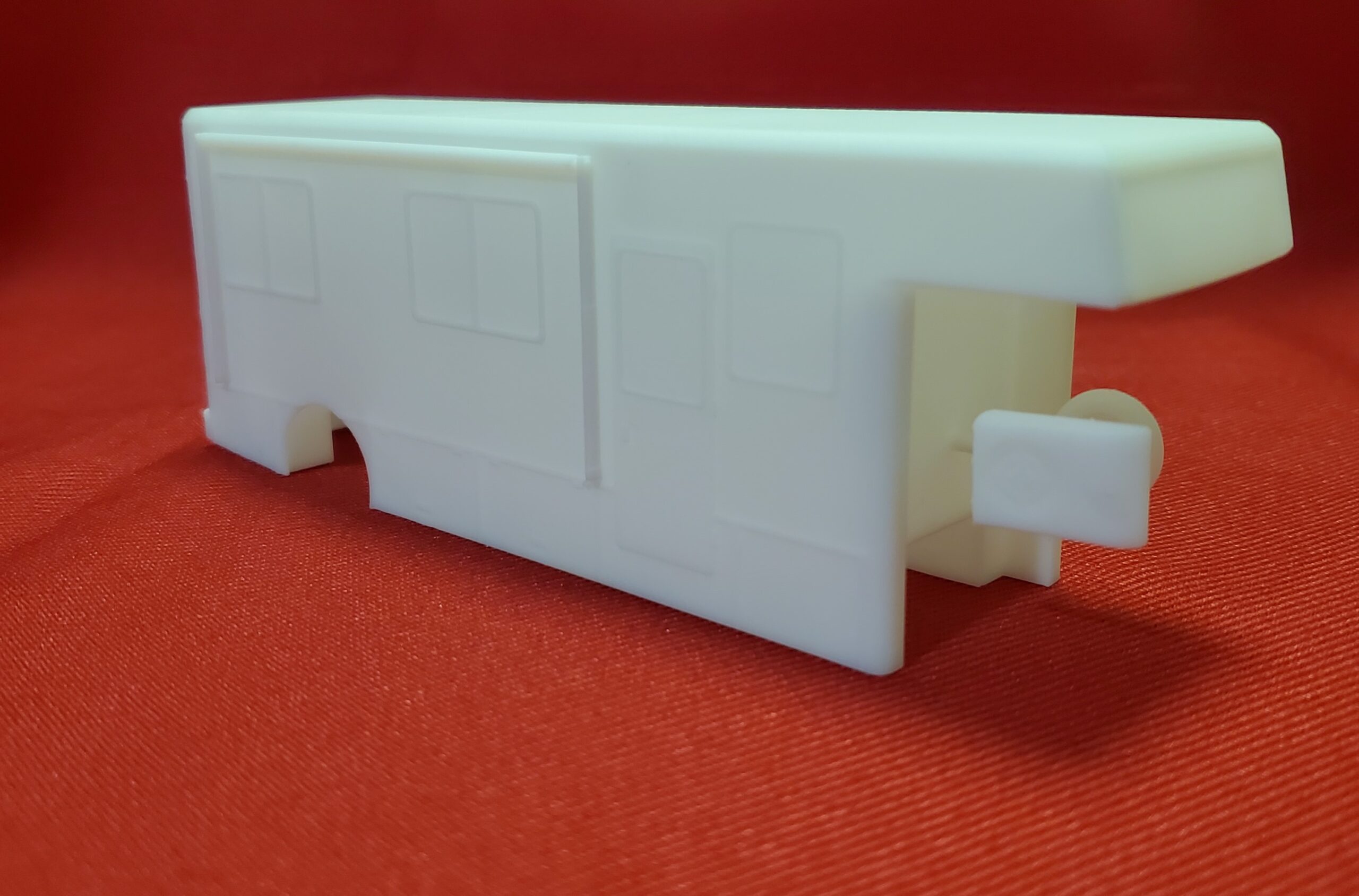 KT39 Single Axle Coach | Truckin' Little